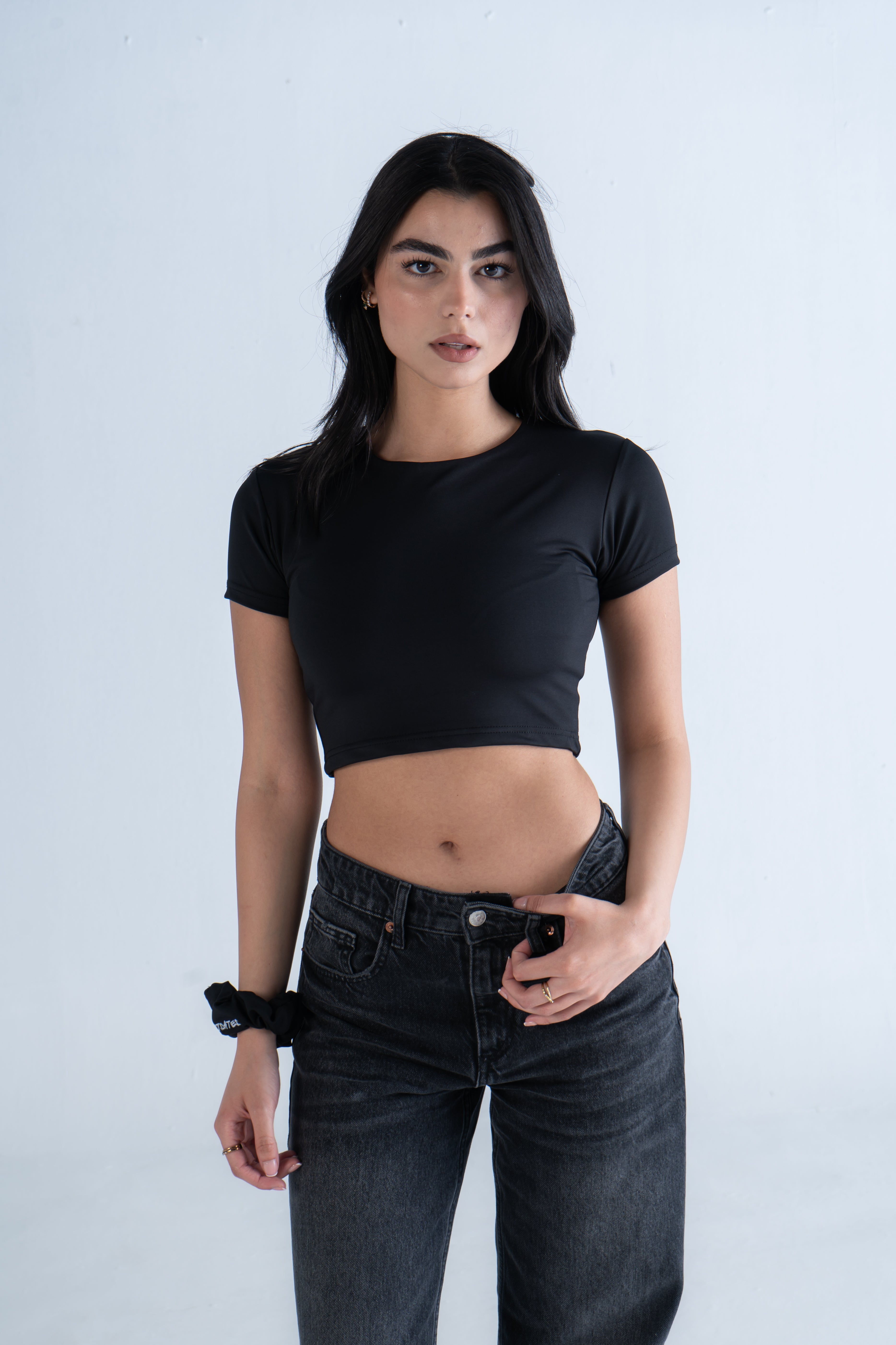 CROPPED ROUND NECK – outdated-eg